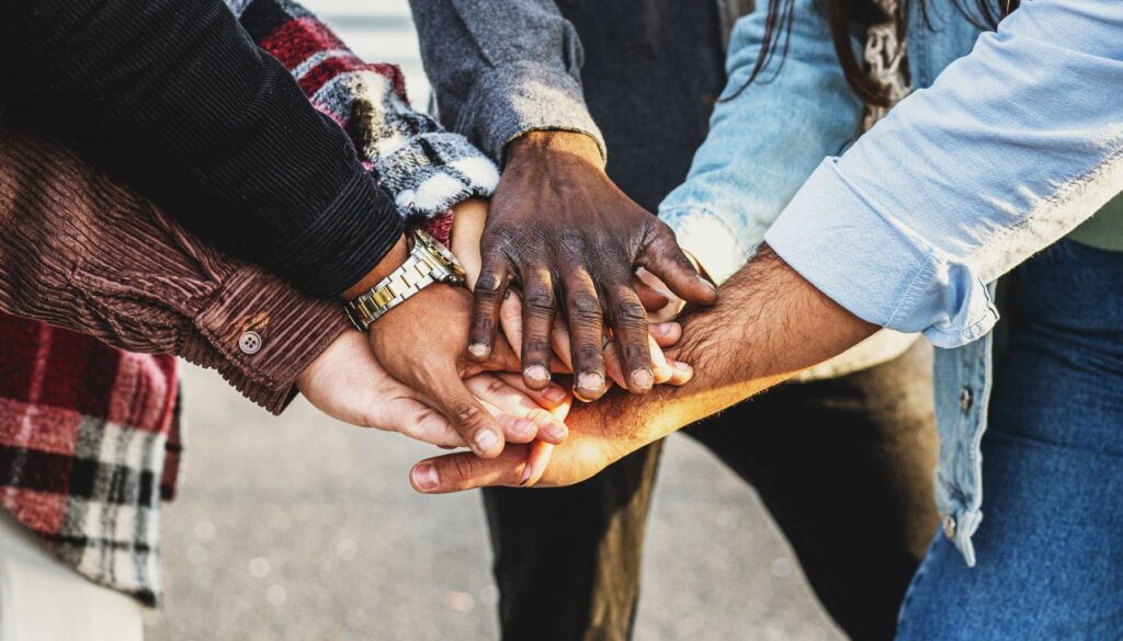 15 Times Poor People Are Happier Than the Rich