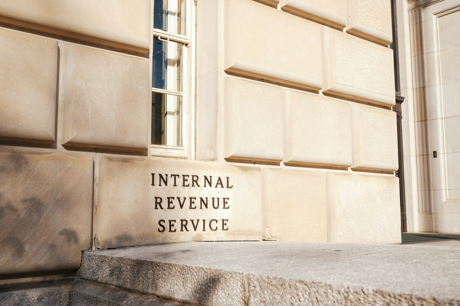 The Financial Clue That Tells the IRS You’re Hiding Assets